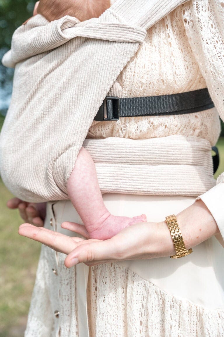 Tiny Click - 2nd hand - Rib Almond Sand - Ergonomic baby carriers from ByKay.com